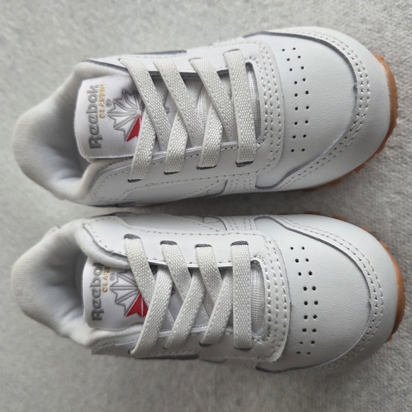 Reebok | Shoes | Reebok Kids White Sneakers 4 2 Kids Reebok Classic ...
